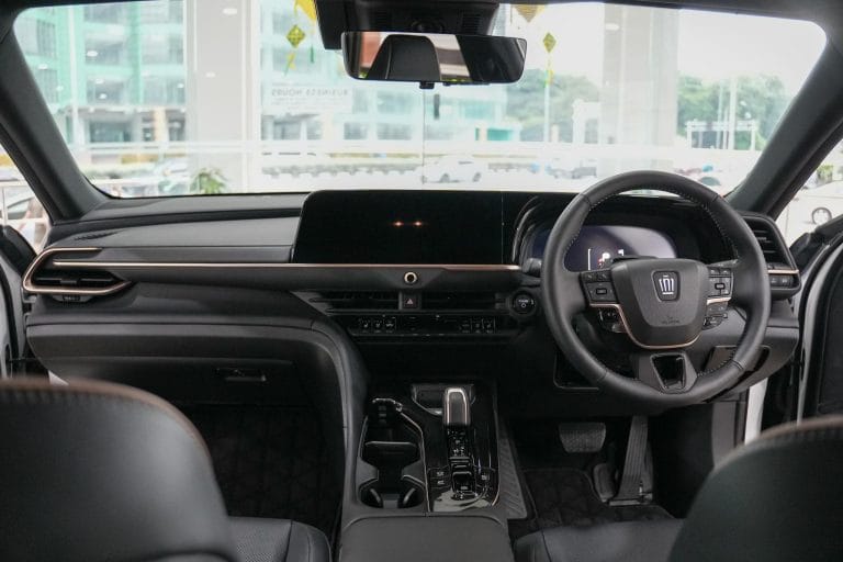 2024 Toyota Crown Sports Z HV (6010) - MAFA Holdings